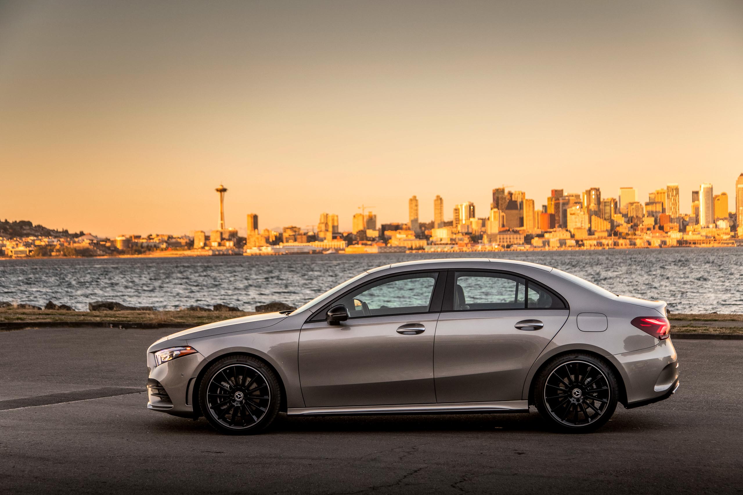 Mercedes-Benz A-Klasse Limousine – Einstieg in die Limousinenwelt ...