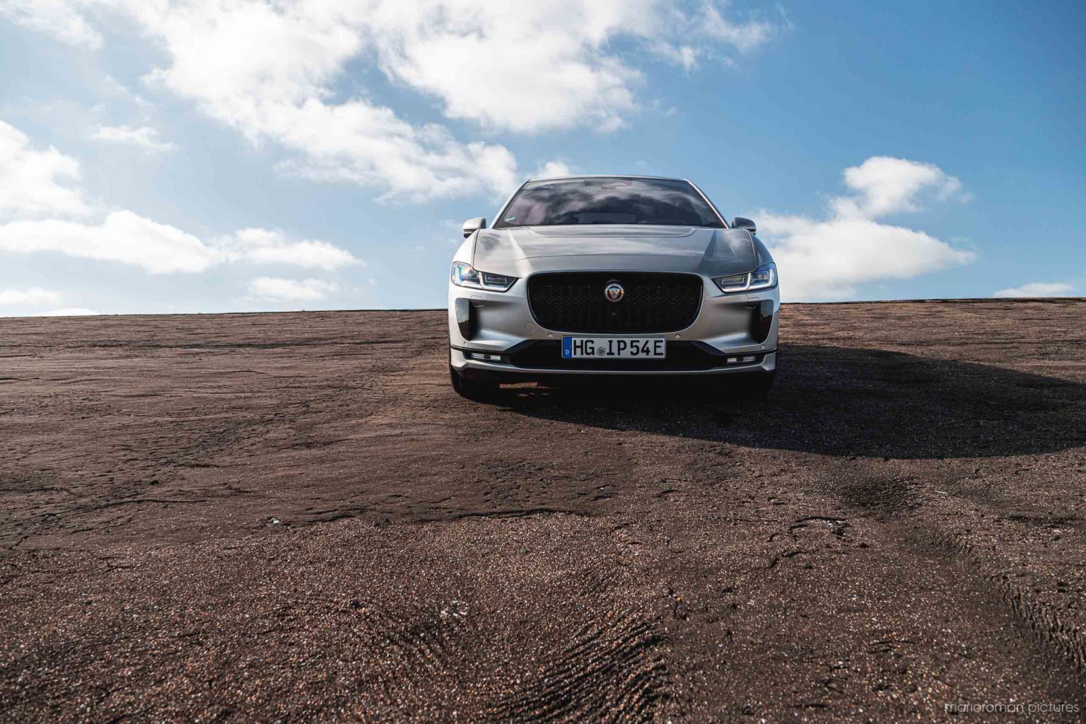 Jaguar I-Pace (2021) - Jäger auf leisen Pfoten | Fahrbericht ...