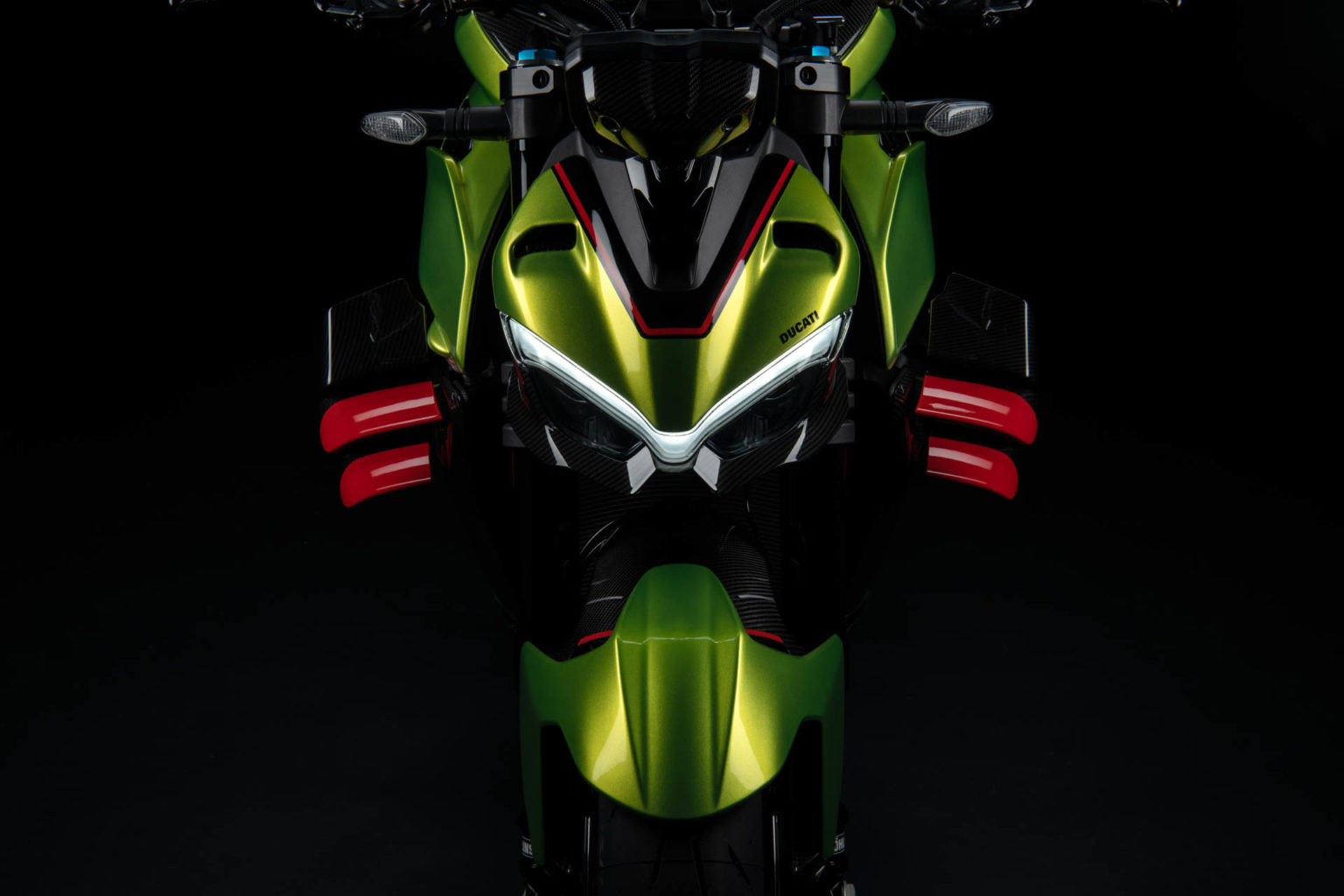 Ducati | Steetfighter auf Italienisch | Fanaticar Magazin