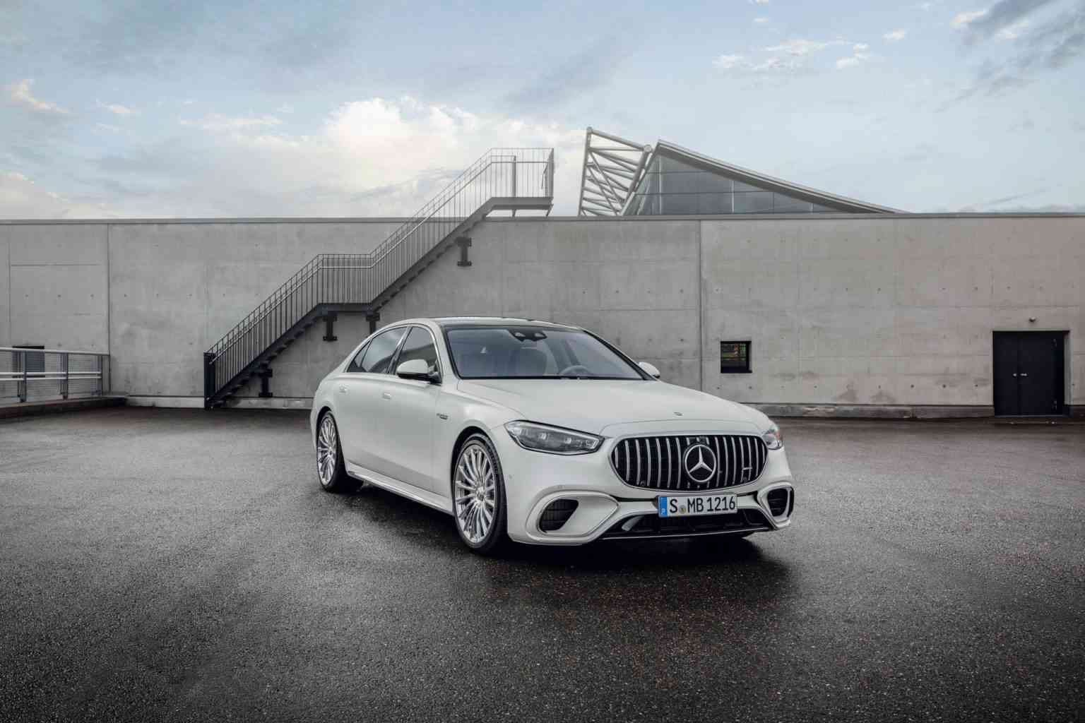 Der neue Mercedes-AMG S63 E Performance kommt mit brutalen 800 PS ...