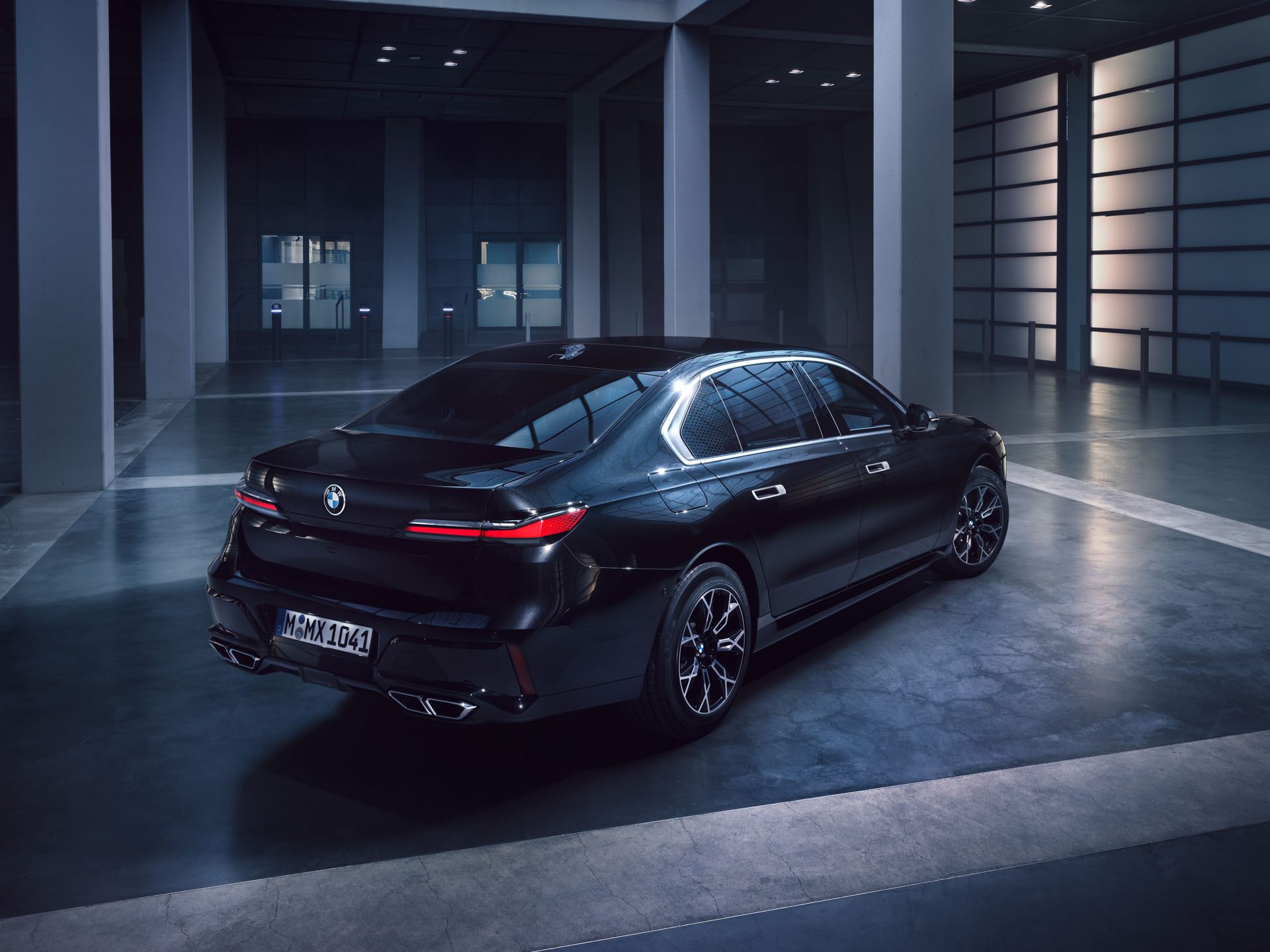 BMW 7er und i7 Protection | Bodyguard auf leisen Pfoten | Fanaticar Magazin