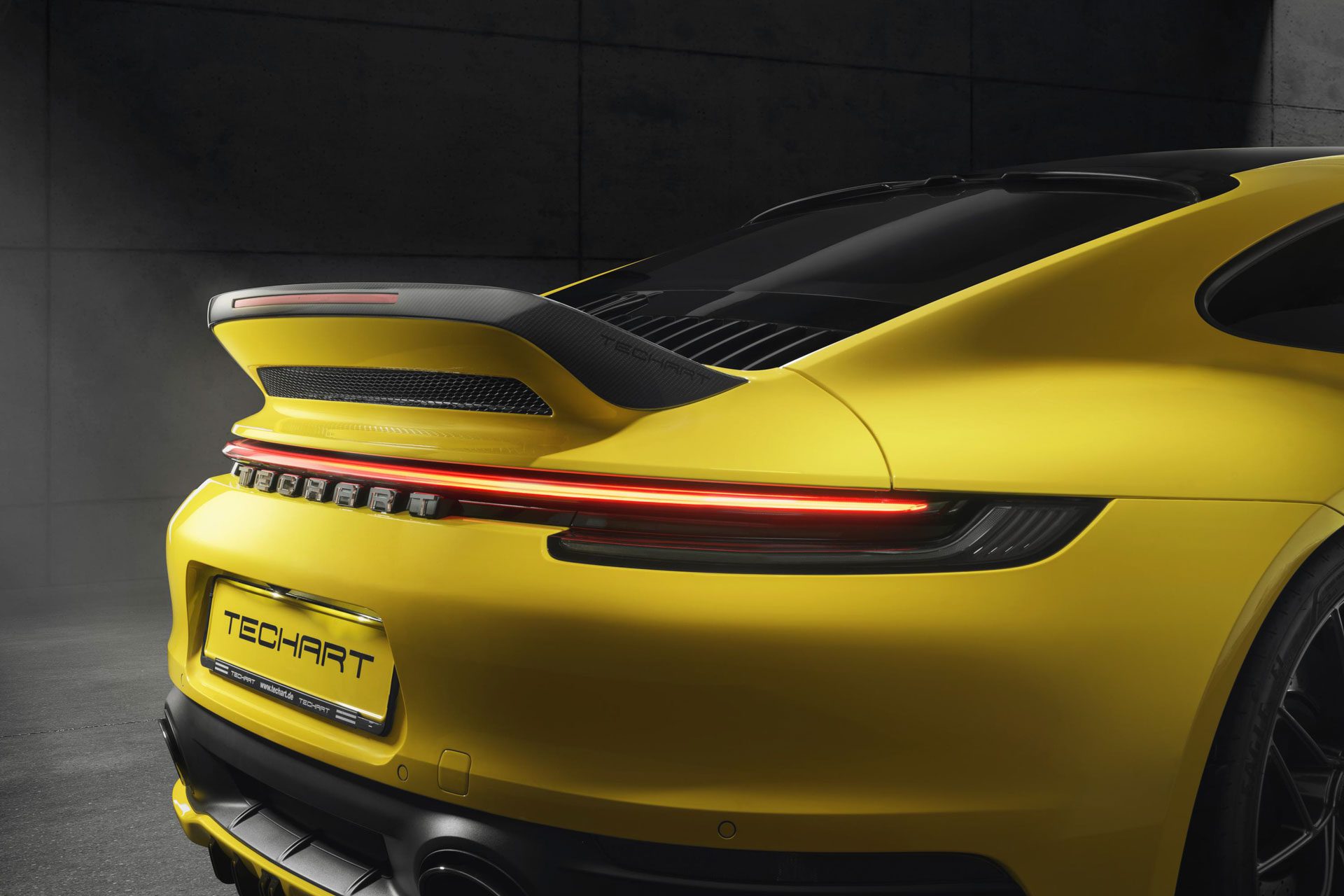 Techart präsentiert Carbon-Heckspoiler für Porsche 911 Carrera und 911 ...
