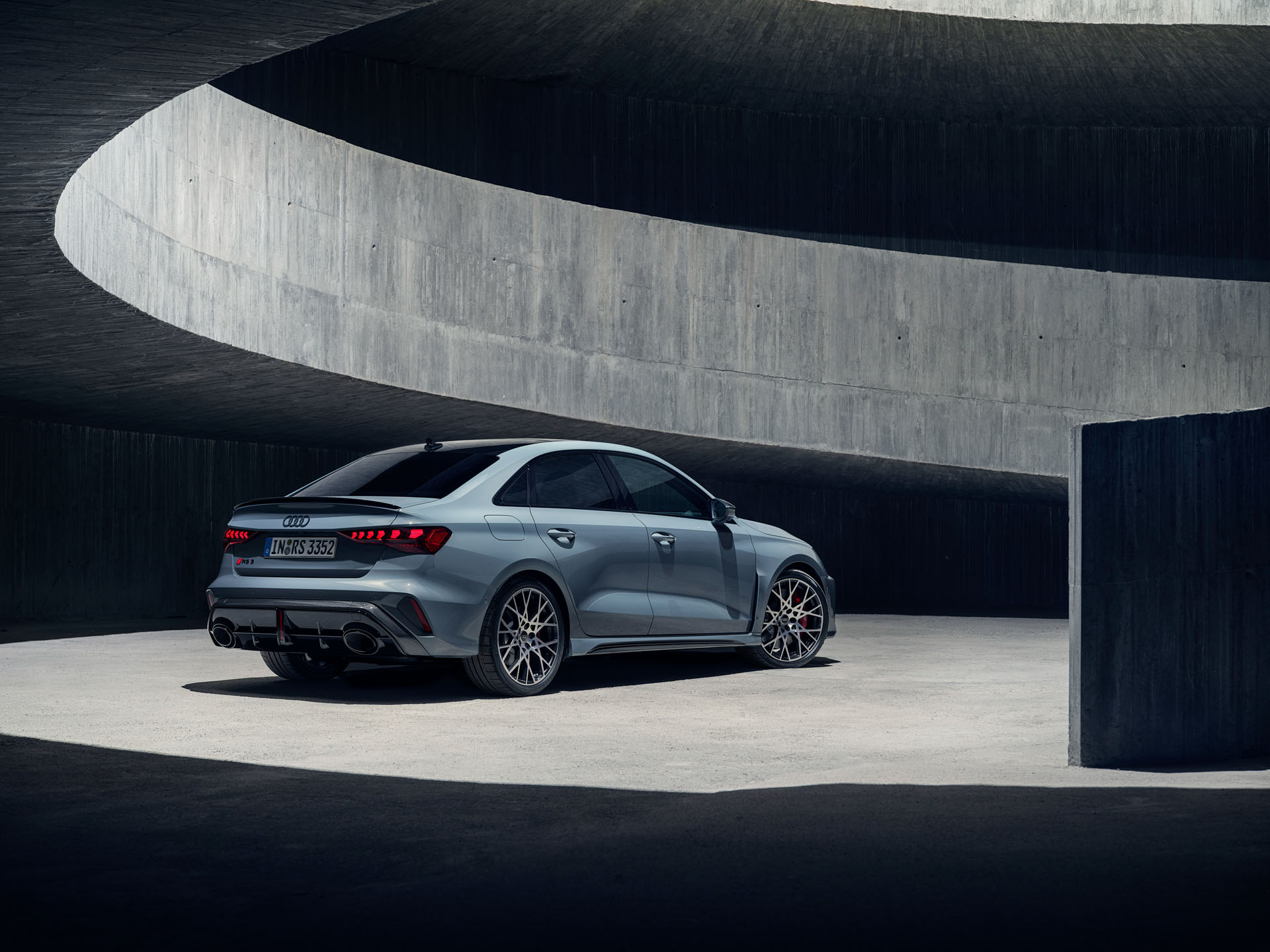 Der neue Audi RS 3 (2025) schnappt sich dank Torque Splitter Rekordzeit ...